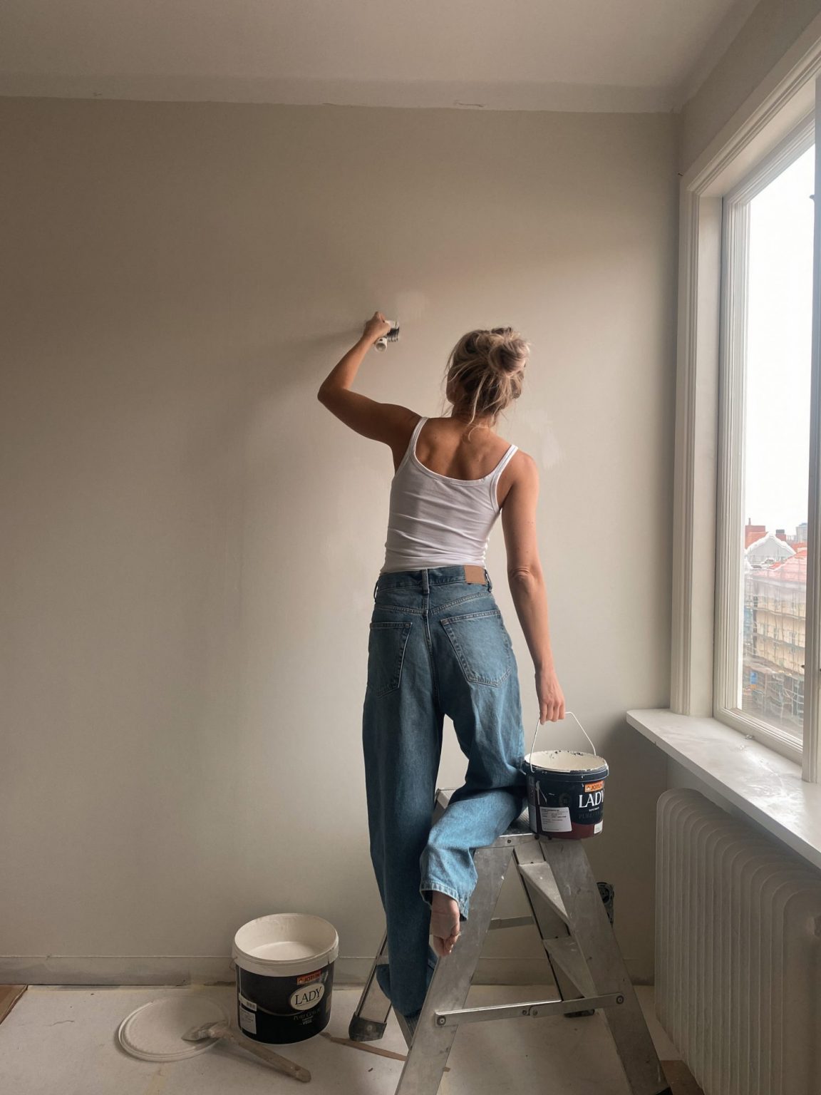 Nymålat vardagsrum i 1376 Froströk hos Elin Lannsjö - LADY ...